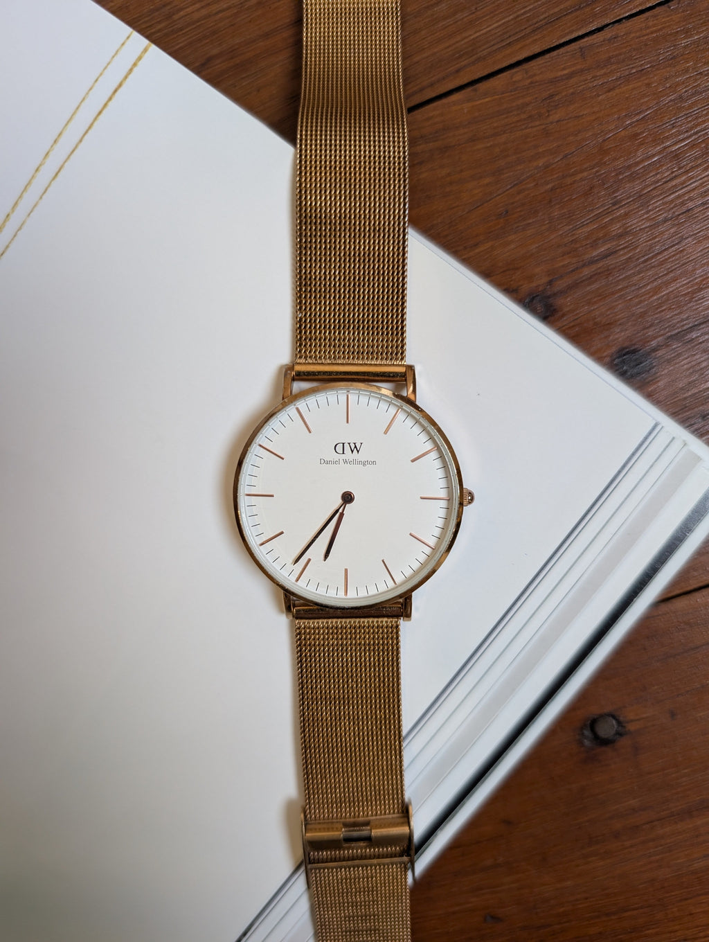 Daniel Wellington Quartz Rose Gold Round Mesh Strap Watch – Thryft