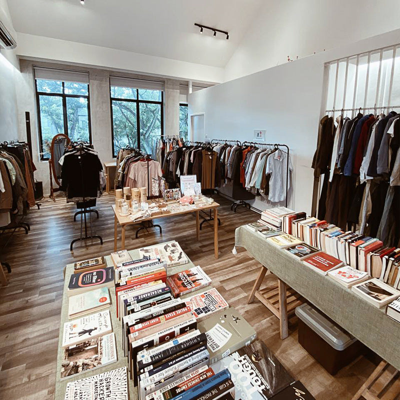 Thryft: Thrift Second-hand Books and Clothes With Free Delivery